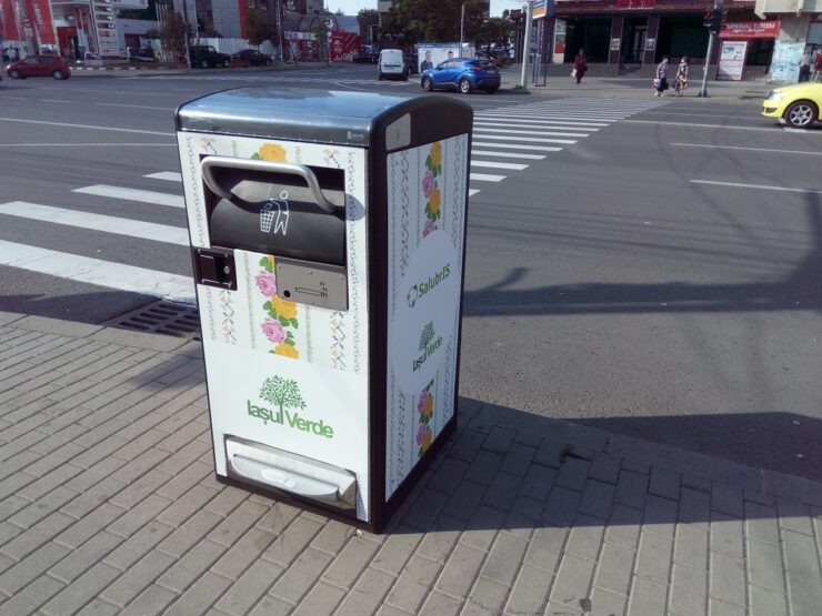 Coşuri de gunoi stradale moderne la Iași, cu GPS, sistem antifurt şi ...